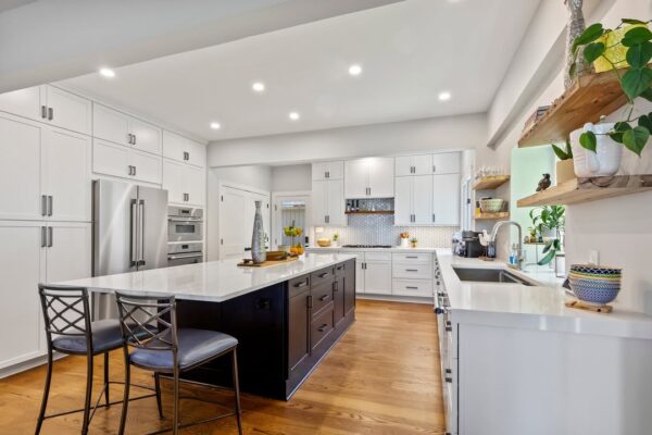 21 Coastal Kitchen Ideas That Bring the Charm of the Sea to Your Home
