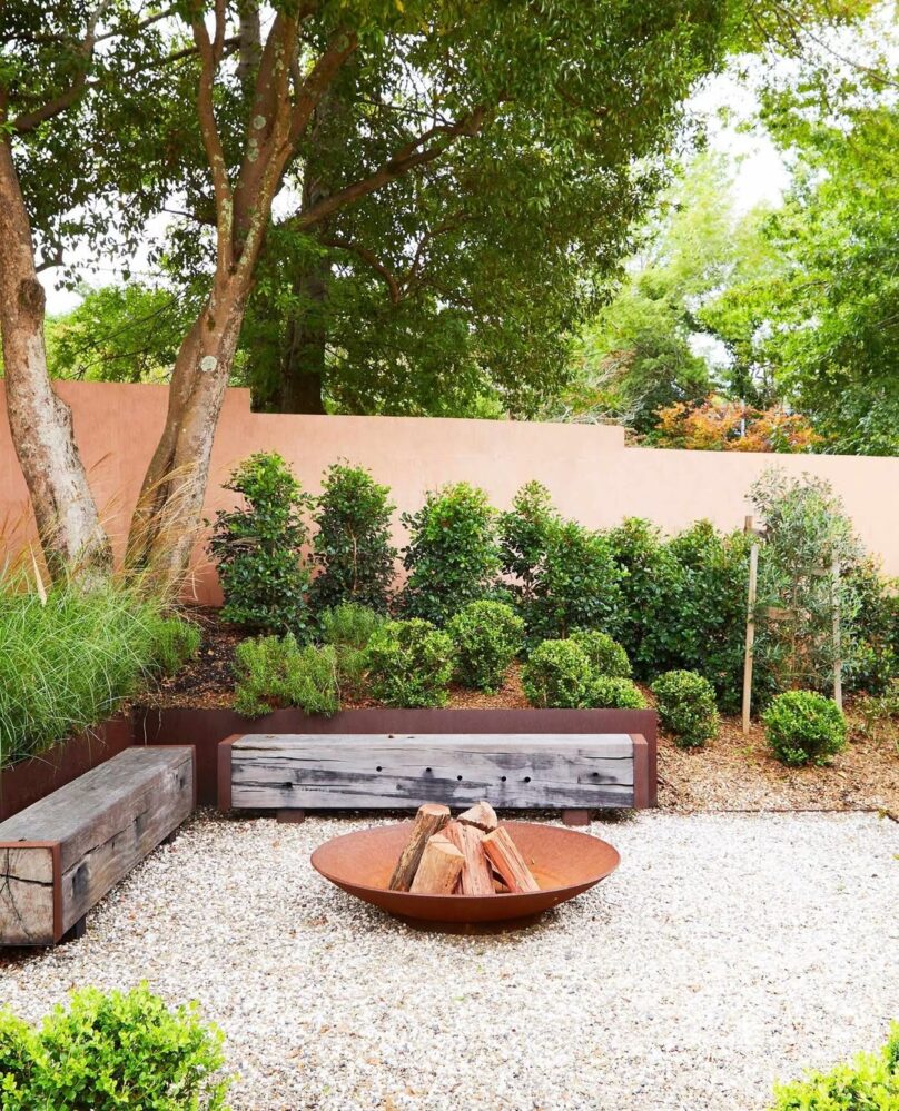 28 Outdoor Fire Pit Design Ideas That Turn a Forgettable Backyard Into ...